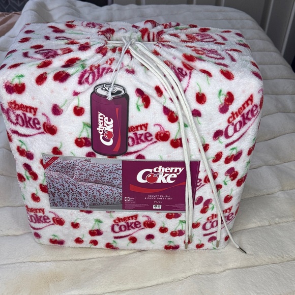 Coca Cola | Bedding | Coca Cola Cherry Coke Sheets Sz Full Plush Soft ...